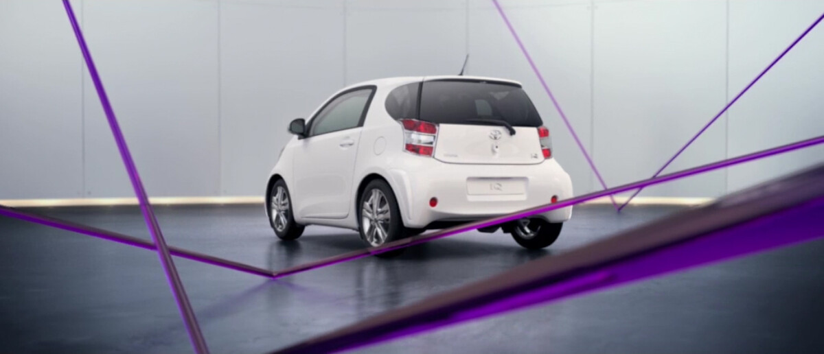 Toyota iQ / ManvsMachine